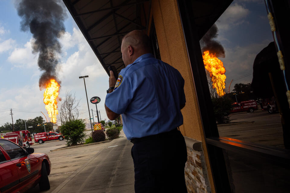 Driver in Deer Park pipeline explosion died in act of suicide, medical ...