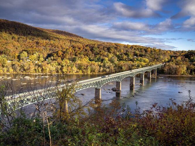 22 Picturesque Mountain Towns To Visit This Fall With Fewer Crowds And ...