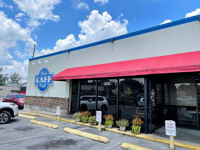 The No-Frills Diner In Alabama That Locals Swear Has The Best Omelet In ...