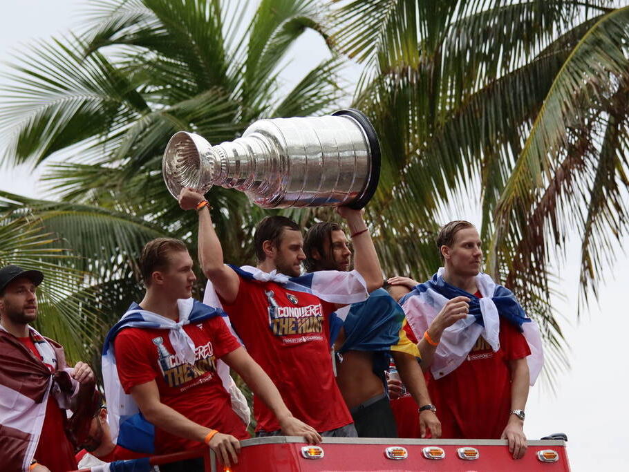 In Photos: Florida Panthers Ride Through Fort Lauderdale For Historic ...