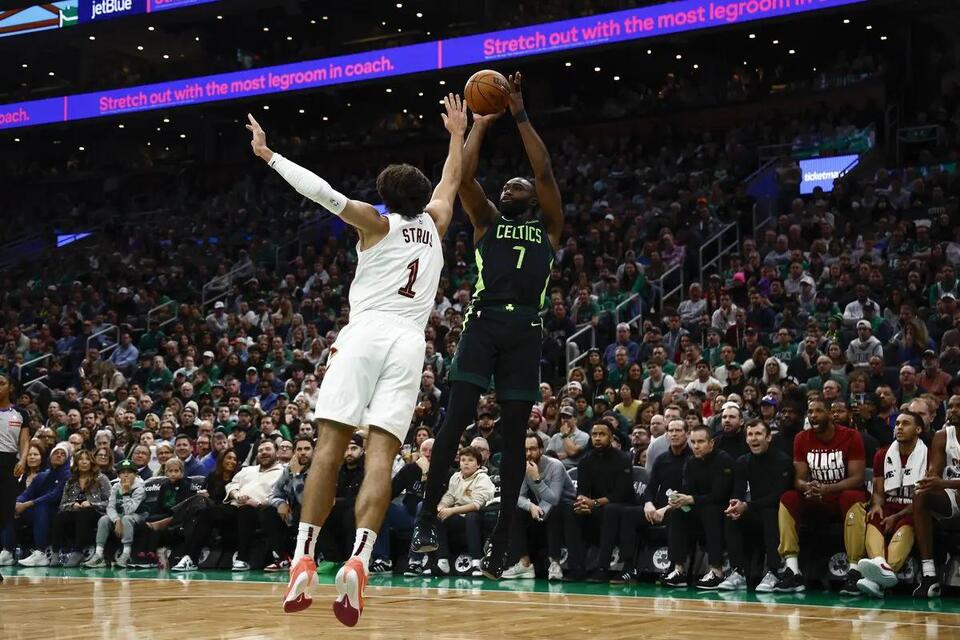 Jaylen Brown Injury Update: Right Knee Discomfort on March 1, 2025 - NewsBreak