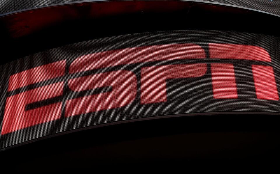 Legendary announcer Mike Patrick dies at age 80 - NewsBreak