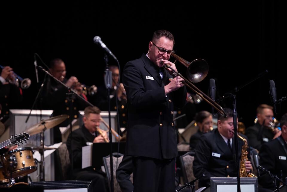 US Navy Band Commodores to offer free concert in Artpark Mainstage ...