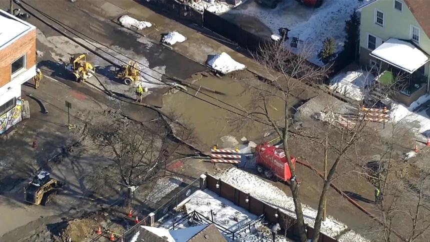 Nearly 300 Detroit residents forced out of homes after water line break ...