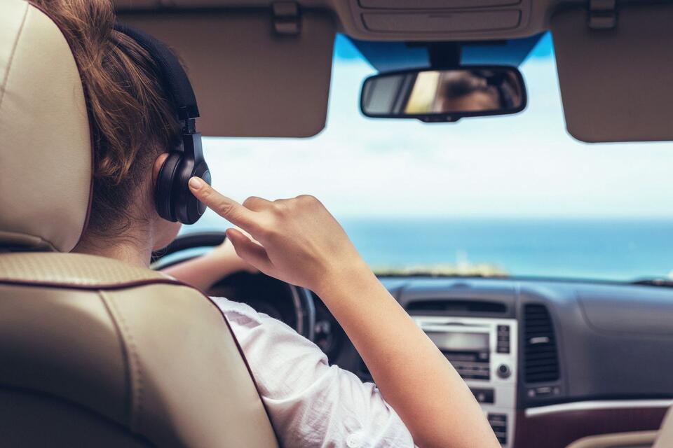 Are Headphones A Distraction For Wyoming Drivers? - NewsBreak