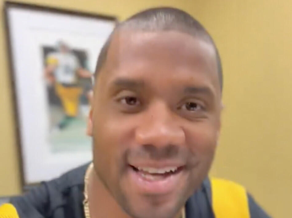 Russell Wilson Has Ditched 'Let's Ride' For a Different Three-Word ...