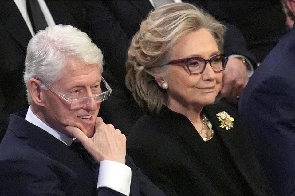 Bill and Hillary Clinton refuse to testify in Epstein probe as ...