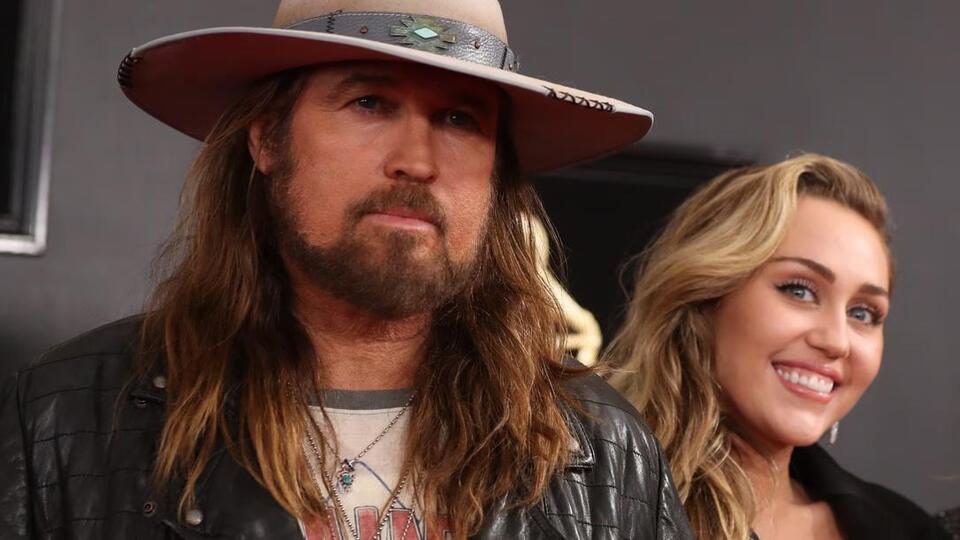 Miley Cyrus Releases Song to Make ‘Peace’ With Her Dad - NewsBreak