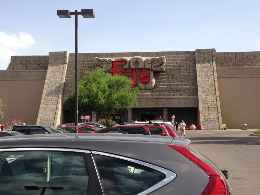 New Phoenix police precinct planned for Fry's Electronics site