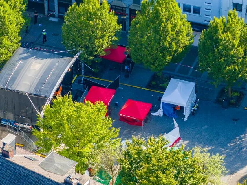 Cops hunt knifeman as 3 killed in ‘terror attack’ at Solingen festival ...