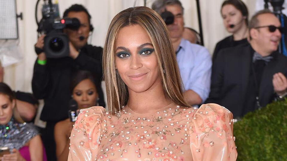 Met Gala Icon to Chair Event After 10-Year Hiatus - NewsBreak