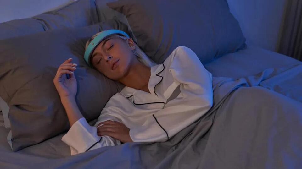 This award-winning AI sleep wearable aims to help you focus better ...