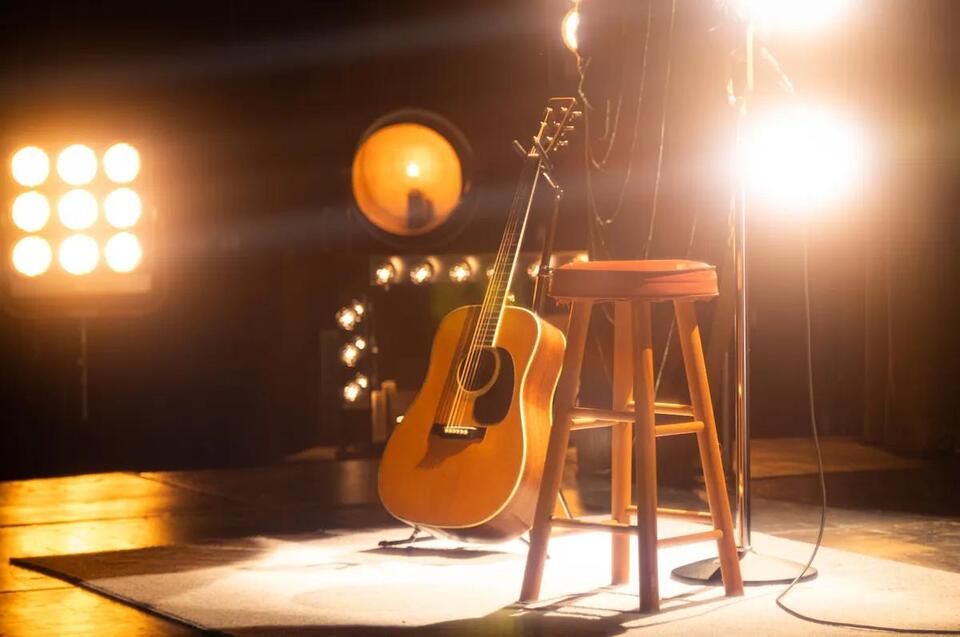 Country Music Legend Dies on Christmas, Grand Ole Opry Pays Tribute ...