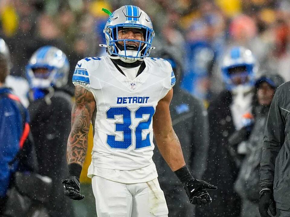 Lions Reveal Middle Finger Shirts Ahead of Likely NFL Punishment