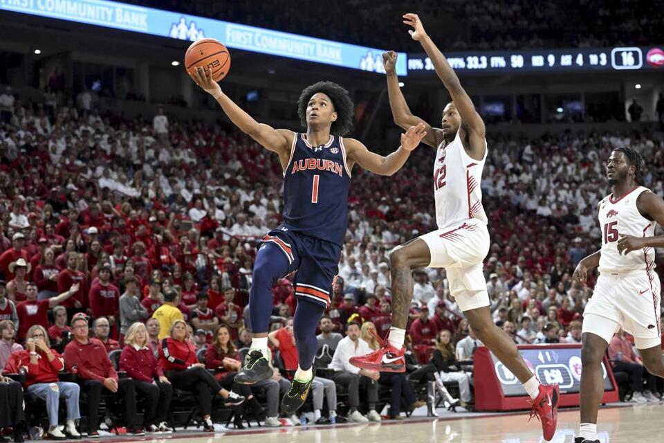 No. 25 Auburn uses balanced offense to beat Arkansas 83-51 - NewsBreak