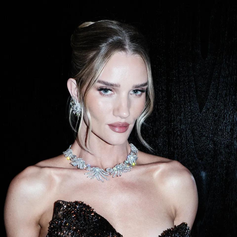 Rosie Huntington-Whiteley’s Met Gala Look Was Inspired By A Scandalous ...