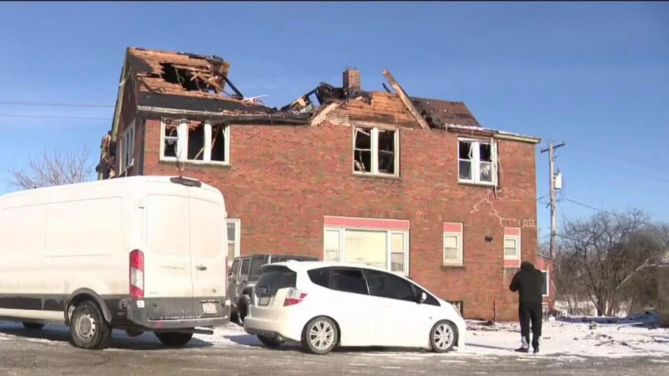 Milwaukee apartment fire near 13th and Layton; residents seek help ...