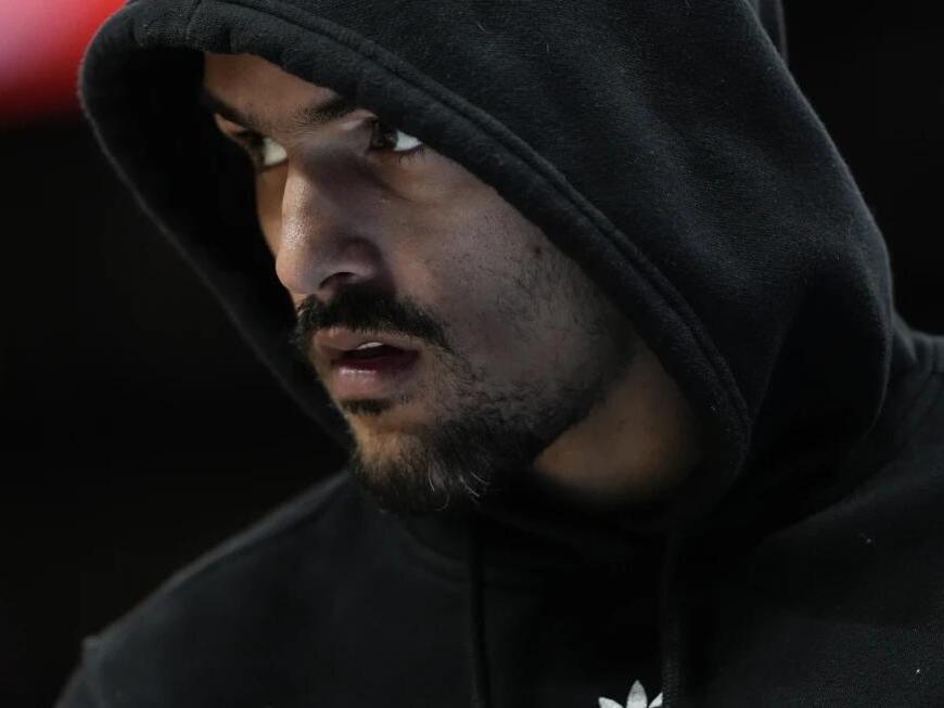 Hawks star Trae Young enters next step in rehab from finger surgery ...