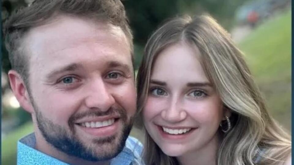 Is Jason Duggar’s Wife Maddie Pregnant? Fans Have Spotted Several Signs ...