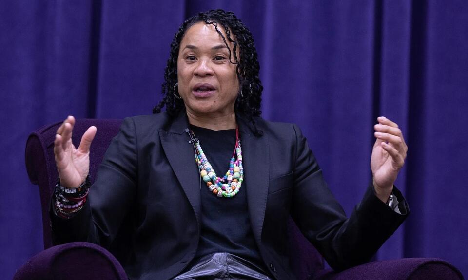 Ex-WNBA Star Lisa Leslie Highlights the Major Clash Between Dawn Staley ...